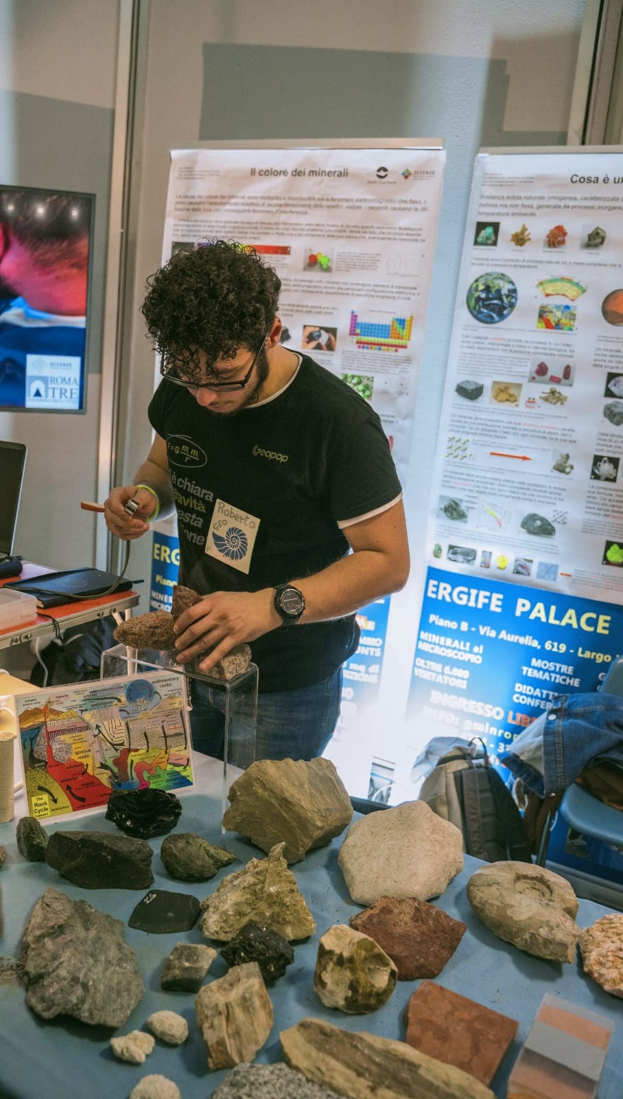 I geologi di Roma Tre al Roma Mineral show 2023 - Dipartimento di ...